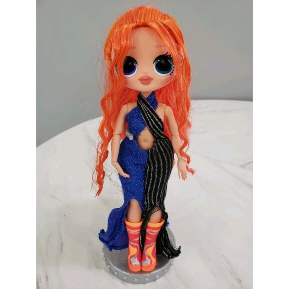 L.O.L. Surprise! | Toys | With Stand Lol Surprise Omg Major Lady Dance ...